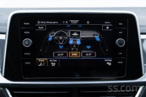 Black Volkswagen T-Roc 2023 in Riga, with an engine capacity of 1.50 L and mileage of 55 thousand km for 24250 €, photo 14 on AUTOMOTO.COM.LV