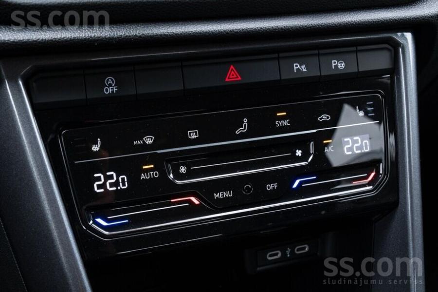 Black Volkswagen T-Roc 2023 in Riga, with an engine capacity of 1.50 L and mileage of 55 thousand km for 24250 €, photo 15 on AUTOMOTO.COM.LV