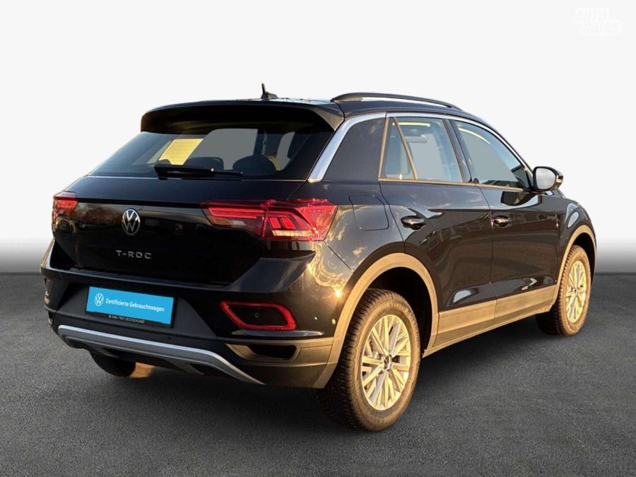 Black Volkswagen T-Roc 2024 in Kaunas, with an engine capacity of 1.00 L and mileage of 16 thousand km for 25867 €, photo 3 on AUTOMOTO.COM.LV