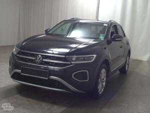 Black Volkswagen T-Roc 2024 in Kaunas, with an engine capacity of 1.00 L and mileage of 32 thousand km for 23249 €, photo 2 on AUTOMOTO.COM.LV