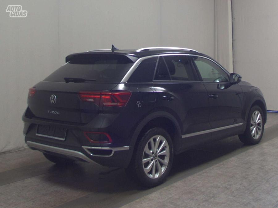 Black Volkswagen T-Roc 2024 in Kaunas, with an engine capacity of 1.00 L and mileage of 32 thousand km for 23249 €, photo 4 on AUTOMOTO.COM.LV