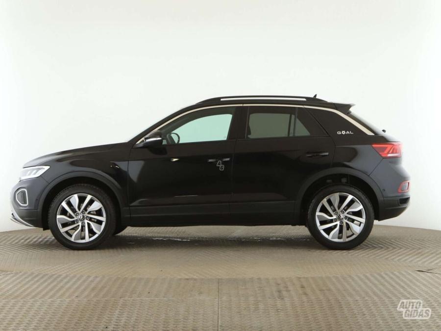 Black Volkswagen T-Roc 2024 in Kaunas, with an engine capacity of 1.50 L and mileage of 15 thousand km for 32564 €, photo 5 on AUTOMOTO.COM.LV