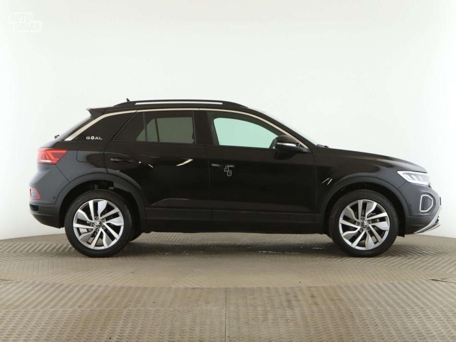 Black Volkswagen T-Roc 2024 in Kaunas, with an engine capacity of 1.50 L and mileage of 15 thousand km for 32564 €, photo 9 on AUTOMOTO.COM.LV