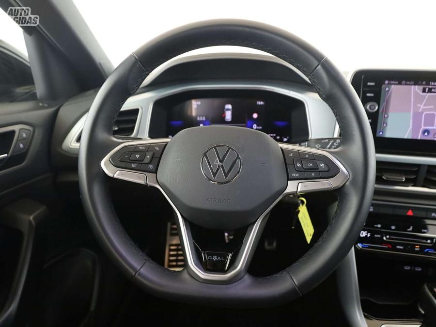 Black Volkswagen T-Roc 2024 in Kaunas, with an engine capacity of 1.50 L and mileage of 15 thousand km for 32564 €, photo 14 on AUTOMOTO.COM.LV