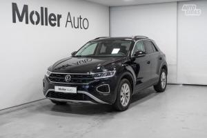 Melns Volkswagen T-Roc 2024 Viļņa, ar dzinēja tilpumu 1.50 L un nobraukumu 29 tūkst. km par 23700 €, foto  vietnē AUTOMOTO.COM.LV