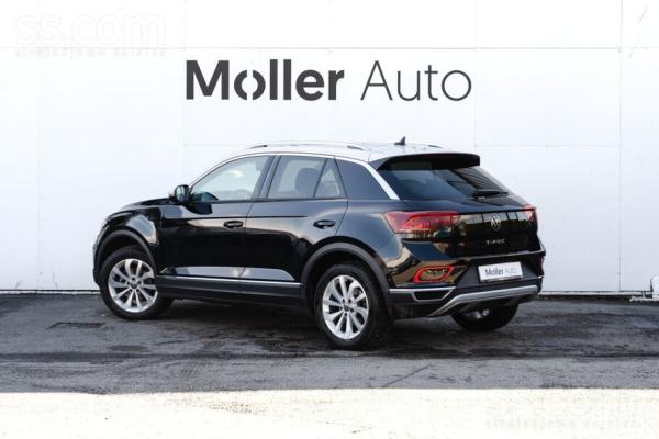 Black Volkswagen T-Roc 2024 in Riga, with an engine capacity of 1.50 L and mileage of 51 thousand km for 24450 €, photo 4 on AUTOMOTO.COM.LV