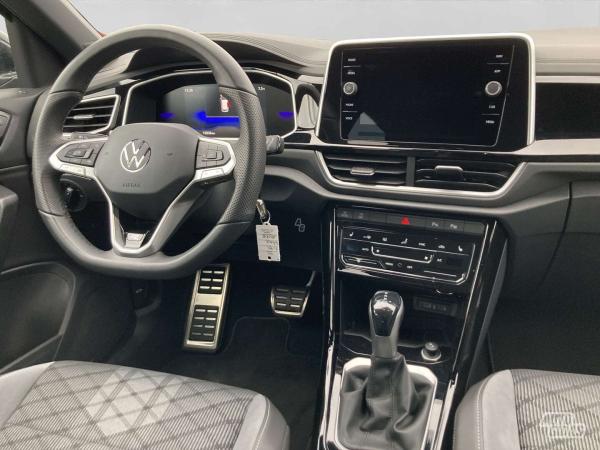 Black Volkswagen T-Roc 2025 in Kaunas, with an engine capacity of 1.50 L and mileage of 15 thousand km for 33083 €, photo 5 on AUTOMOTO.COM.LV