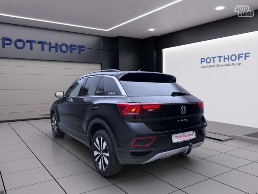 Melns Volkswagen T-Roc 2025 Kauņa, ar dzinēja tilpumu 2.00 L un nobraukumu 26 tūkst. km par 31440 €, foto 2 vietnē AUTOMOTO.COM.LV