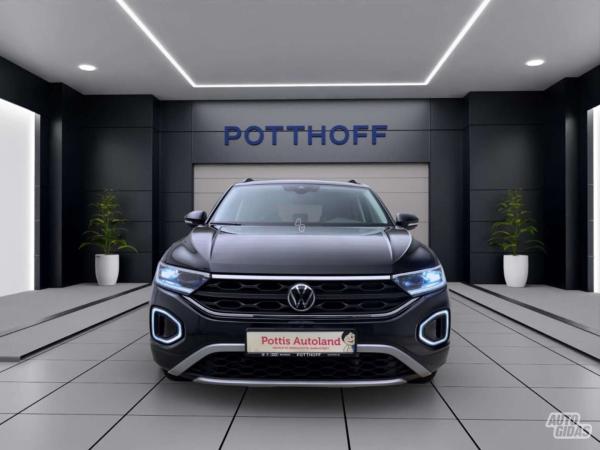 Melns Volkswagen T-Roc 2025 Kauņa, ar dzinēja tilpumu 2.00 L un nobraukumu 26 tūkst. km par 31440 €, foto 7 vietnē AUTOMOTO.COM.LV