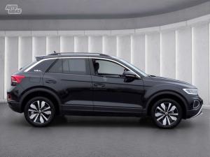 Melns Volkswagen T-Roc 2025 Kauņa, ar dzinēja tilpumu 1.00 L un nobraukumu 24 tūkst. km par 24747 €, foto 3 vietnē AUTOMOTO.COM.LV