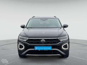 Black Volkswagen T-Roc 2025 in Kaunas, with an engine capacity of 1.00 L and mileage of 23 thousand km for 25312 €, photo 3 on AUTOMOTO.COM.LV
