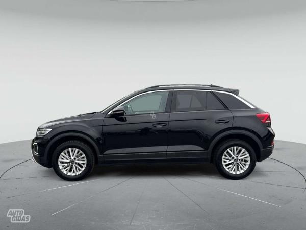 Melns Volkswagen T-Roc 2025 Kauņa, ar dzinēja tilpumu 1.00 L un nobraukumu 23 tūkst. km par 25312 €, foto 4 vietnē AUTOMOTO.COM.LV
