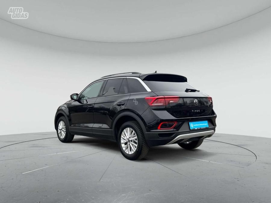 Black Volkswagen T-Roc 2025 in Kaunas, with an engine capacity of 1.00 L and mileage of 23 thousand km for 25312 €, photo 5 on AUTOMOTO.COM.LV