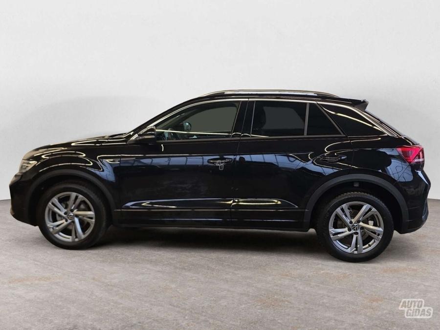 Black Volkswagen T-Roc 2025 in Kaunas, with an engine capacity of 1.50 L and mileage of 26 thousand km for 32098 €, photo 3 on AUTOMOTO.COM.LV