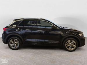 Black Volkswagen T-Roc 2025 in Kaunas, with an engine capacity of 1.50 L and mileage of 26 thousand km for 32098 €, photo 7 on AUTOMOTO.COM.LV