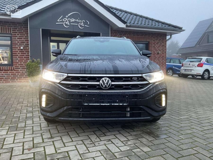 Melns Volkswagen T-Roc 2025 Kauņa, ar dzinēja tilpumu 1.50 L un nobraukumu 26 tūkst. km par 32068 €, foto 2 vietnē AUTOMOTO.COM.LV