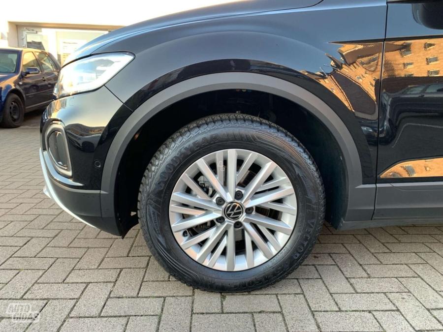 Melns Volkswagen T-Roc 2025 Kauņa, ar dzinēja tilpumu 1.00 L un nobraukumu 17 tūkst. km par 25912 €, foto 10 vietnē AUTOMOTO.COM.LV