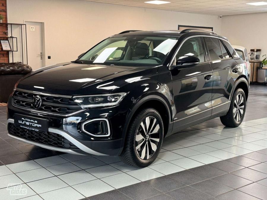 Black Volkswagen T-Roc 2025 in Kaunas, with an engine capacity of 2.00 L and mileage of 21 thousand km for 33209 €, photo 1 on AUTOMOTO.COM.LV