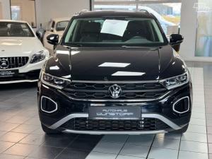 Black Volkswagen T-Roc 2025 in Kaunas, with an engine capacity of 2.00 L and mileage of 21 thousand km for 33209 €, photo 2 on AUTOMOTO.COM.LV