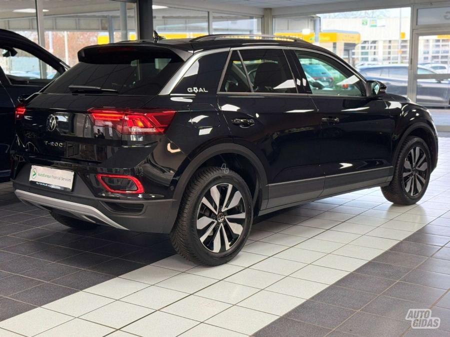 Black Volkswagen T-Roc 2025 in Kaunas, with an engine capacity of 2.00 L and mileage of 21 thousand km for 33209 €, photo 5 on AUTOMOTO.COM.LV