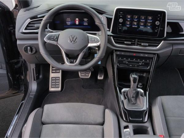 Melns Volkswagen T-Roc 2025 Kauņa, ar dzinēja tilpumu 1.50 L un nobraukumu 13 tūkst. km par 32678 €, foto 6 vietnē AUTOMOTO.COM.LV