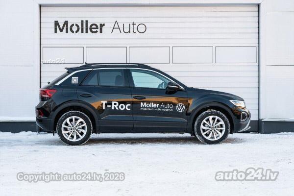 Black Volkswagen T-Roc 2025 in Riga, with an engine capacity of 1.50 L and mileage of 2 thousand km for 28643 €, photo 5 on AUTOMOTO.COM.LV