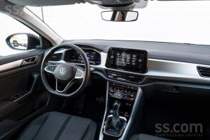 Melns Volkswagen T-Roc 2025 Rīga, ar dzinēja tilpumu 1.50 L un nobraukumu 2 tūkst. km par 27950 €, foto 9 vietnē AUTOMOTO.COM.LV