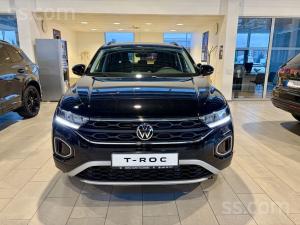 Melns Volkswagen T-Roc 2026 Valmiera, ar dzinēja tilpumu 1.50 L un nobraukumu 7 tūkst. km par 28700 €, foto 2 vietnē AUTOMOTO.COM.LV
