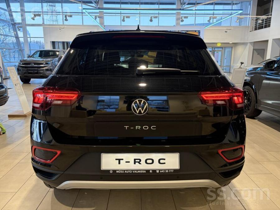 Melns Volkswagen T-Roc 2026 Valmiera, ar dzinēja tilpumu 1.50 L un nobraukumu 7 tūkst. km par 28700 €, foto 6 vietnē AUTOMOTO.COM.LV