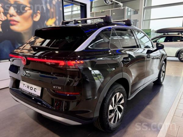 Melns Volkswagen T-Roc 2026 Valmiera, ar dzinēja tilpumu 1.50 L un nobraukumu 0 tūkst. km par 30900 €, foto 4 vietnē AUTOMOTO.COM.LV