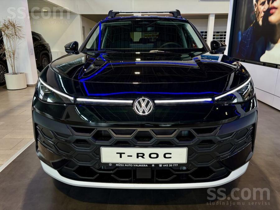 Black Volkswagen T-Roc 2026 in Valmiera, with an engine capacity of 1.50 L and mileage of 0 thousand km for 30900 €, photo 6 on AUTOMOTO.COM.LV