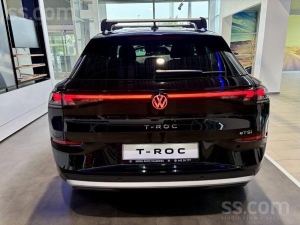 Melns Volkswagen T-Roc 2026 Valmiera, ar dzinēja tilpumu 1.50 L un nobraukumu 0 tūkst. km par 30900 €, foto 6 vietnē AUTOMOTO.COM.LV