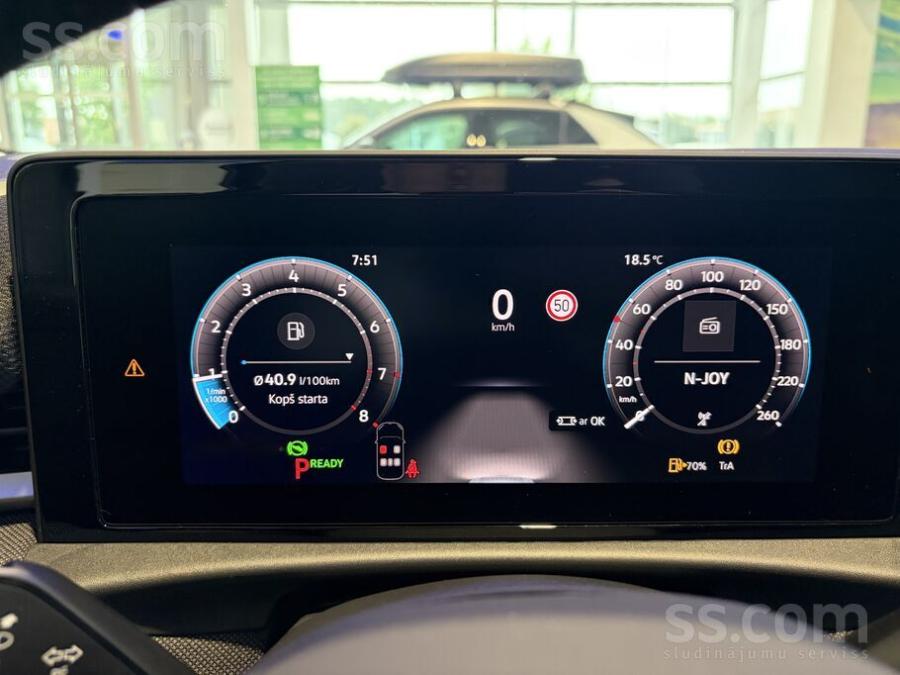 Black Volkswagen T-Roc 2026 in Valmiera, with an engine capacity of 1.50 L and mileage of 0 thousand km for 30900 €, photo 13 on AUTOMOTO.COM.LV