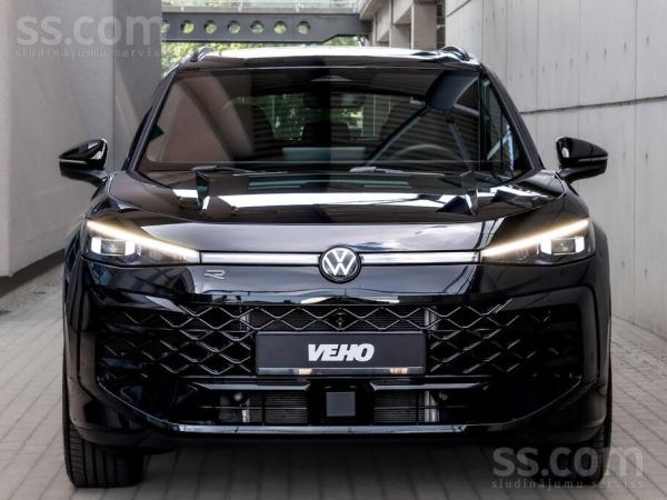 Black Volkswagen T-Roc 2026 in Riga, with an engine capacity of 1.50 L and mileage of 4 thousand km for 39900 €, photo 2 on AUTOMOTO.COM.LV
