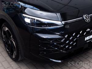 Melns Volkswagen T-Roc 2026 Rīga, ar dzinēja tilpumu 1.50 L un nobraukumu 4 tūkst. km par 35900 €, foto 4 vietnē AUTOMOTO.COM.LV