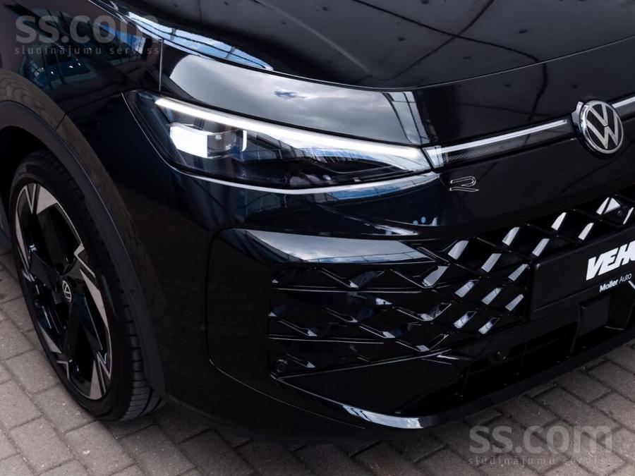 Melns Volkswagen T-Roc 2026 Rīga, ar dzinēja tilpumu 1.50 L un nobraukumu 4 tūkst. km par 35900 €, foto 4 vietnē AUTOMOTO.COM.LV