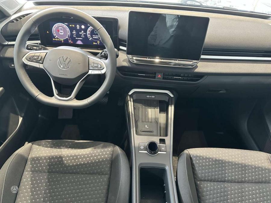 Black Volkswagen T-Roc 2026 in Siauliai, with an engine capacity of 1.50 L and mileage of 0 thousand km for 32200 €, photo 8 on AUTOMOTO.COM.LV