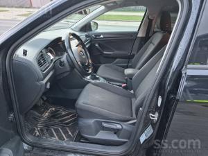 Black Volkswagen T-Roc 2018 in Liepaja, with an engine capacity of 1.50 L and mileage of 137 thousand km for 15500 €, photo 8 on AUTOMOTO.COM.LV