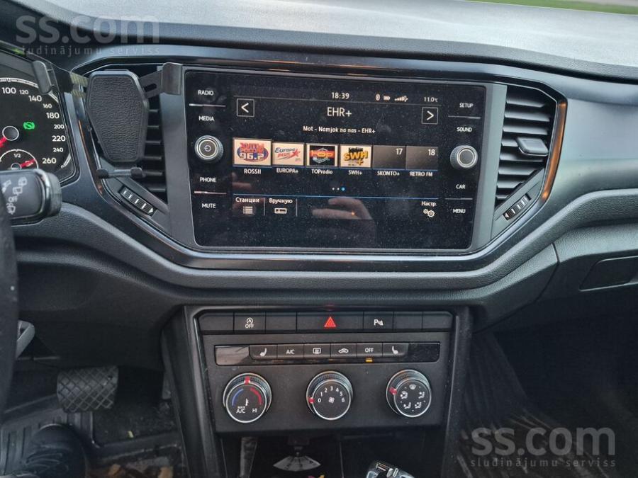 Black Volkswagen T-Roc 2018 in Liepaja, with an engine capacity of 1.50 L and mileage of 137 thousand km for 15500 €, photo 10 on AUTOMOTO.COM.LV