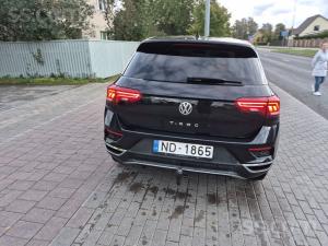 Black Volkswagen T-Roc 2018 in Liepaja, with an engine capacity of 1.50 L and mileage of 137 thousand km for 15500 €, photo 11 on AUTOMOTO.COM.LV