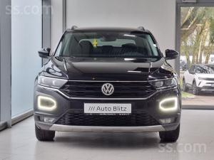 Black Volkswagen T-Roc 2019 in Riga, with an engine capacity of 2.00 L and mileage of 227 thousand km for 14900 €, photo 4 on AUTOMOTO.COM.LV