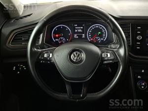 Black Volkswagen T-Roc 2019 in Riga, with an engine capacity of 2.00 L and mileage of 227 thousand km for 14900 €, photo 21 on AUTOMOTO.COM.LV