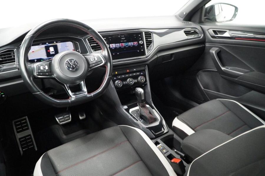 Black Volkswagen T-Roc 2019 in Tallinn, with an engine capacity of 1.50 L and mileage of 150 thousand km for 18000 €, photo 4 on AUTOMOTO.COM.LV