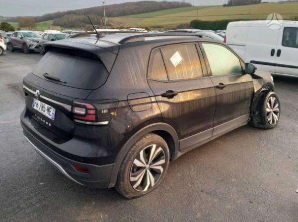 Black Volkswagen T-Roc 2019 in Kaunas, with an engine capacity of 1.00 L and mileage of 70 thousand km for 11700 €, photo 3 on AUTOMOTO.COM.LV