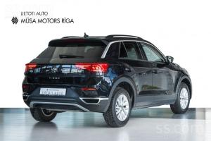 Melns Volkswagen T-Roc 2020 Rīga, ar dzinēja tilpumu 1.50 L un nobraukumu 82 tūkst. km par 17900 €, foto 3 vietnē AUTOMOTO.COM.LV