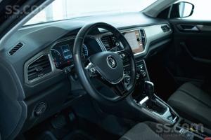 Melns Volkswagen T-Roc 2020 Rīga, ar dzinēja tilpumu 1.50 L un nobraukumu 82 tūkst. km par 17900 €, foto 4 vietnē AUTOMOTO.COM.LV