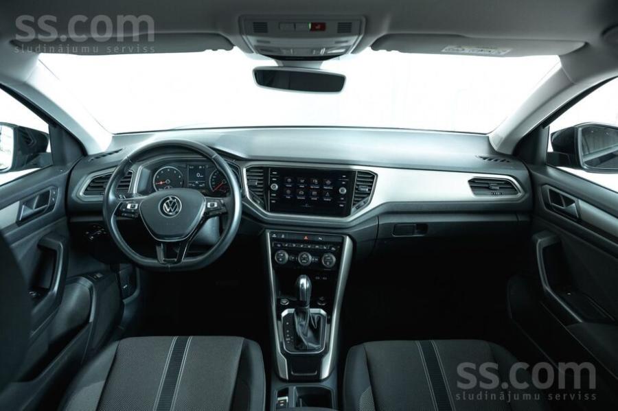 Melns Volkswagen T-Roc 2020 Rīga, ar dzinēja tilpumu 1.50 L un nobraukumu 82 tūkst. km par 17900 €, foto 5 vietnē AUTOMOTO.COM.LV