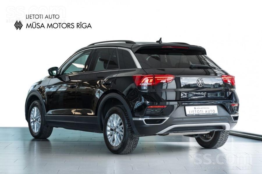 Melns Volkswagen T-Roc 2020 Rīga, ar dzinēja tilpumu 1.50 L un nobraukumu 82 tūkst. km par 17900 €, foto 9 vietnē AUTOMOTO.COM.LV