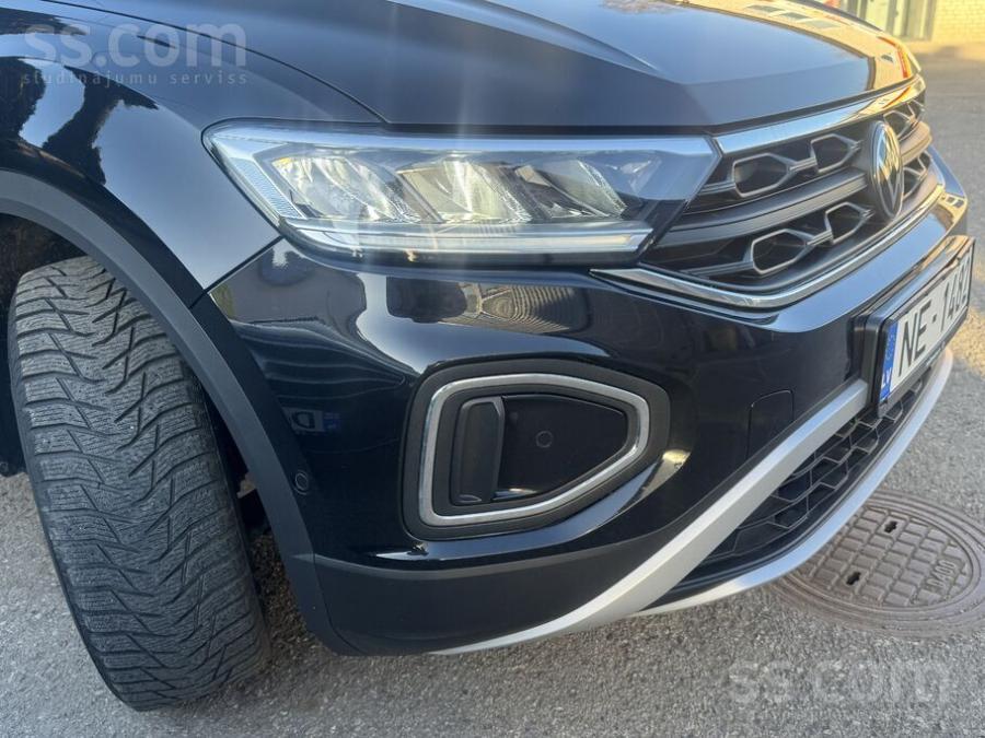 Melns Volkswagen T-Roc 2022 Jelgava, ar dzinēja tilpumu 1.50 L un nobraukumu 0 tūkst. km par 18700 €, foto 8 vietnē AUTOMOTO.COM.LV