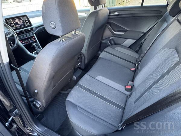Black Volkswagen T-Roc 2022 in Jelgava, with an engine capacity of 1.50 L and mileage of 0 thousand km for 18700 €, photo 9 on AUTOMOTO.COM.LV